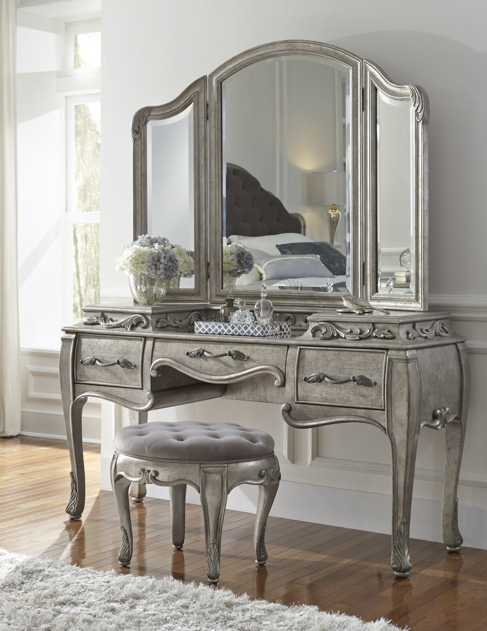 Traditional Aged Silver Bedroom - Arrow Furniture