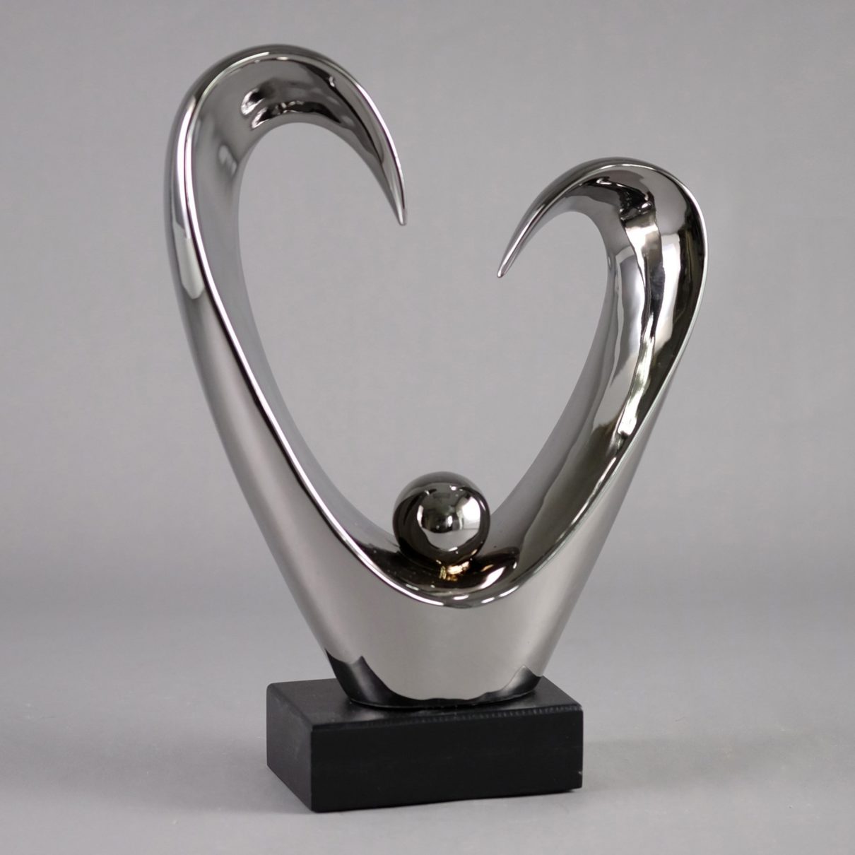 SILVER CIRCLE SPHERE SCULPTURE - Arrow Furniture